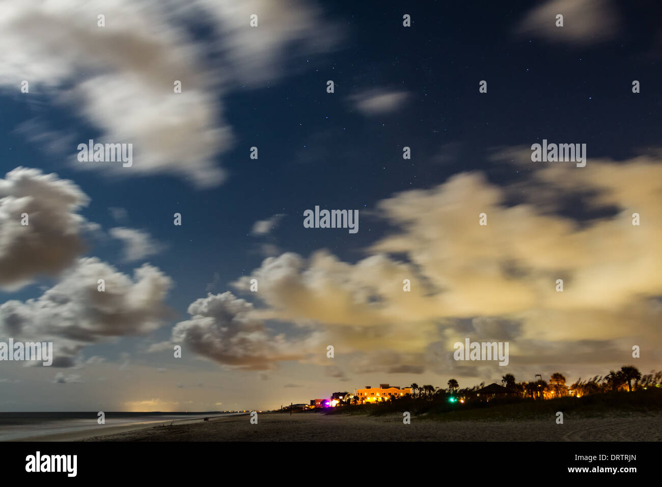 Night sky at beach hi-res stock photography and images - Alamy