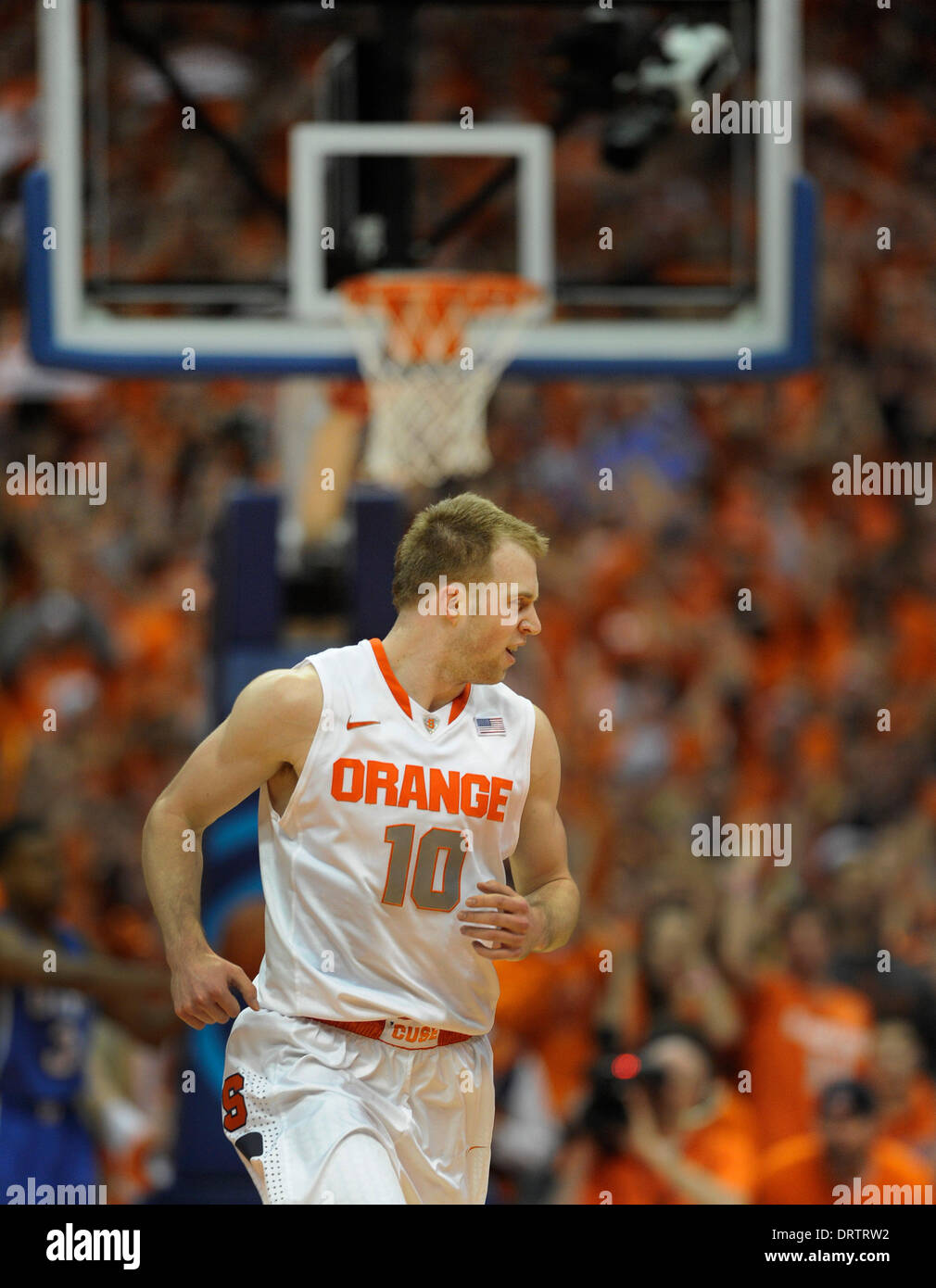 Syracuse orange guard trevor cooney 10 hi-res stock photography and ...