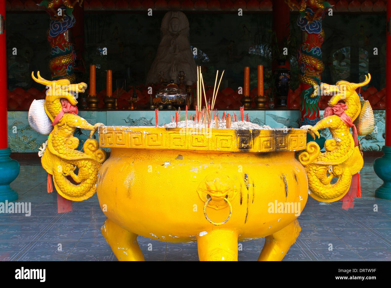 Traditional thai altar hi-res stock photography and images - Alamy