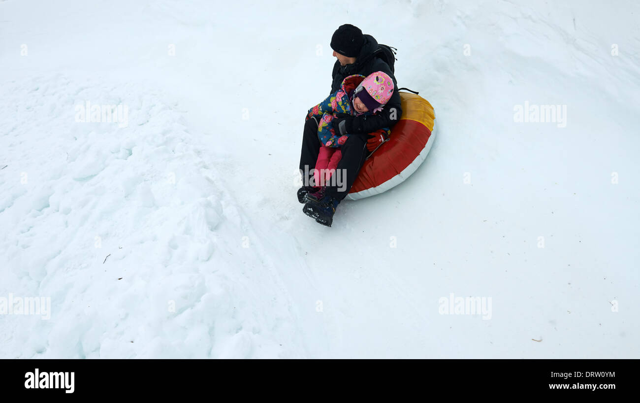 Father daughters cold weather hi-res stock photography and images - Alamy