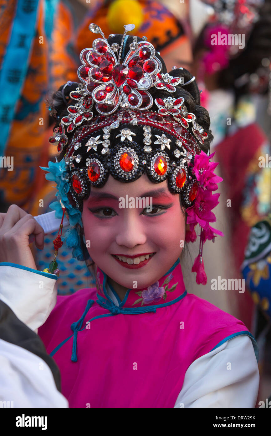 Children chinese opera hi-res stock photography and images - Alamy