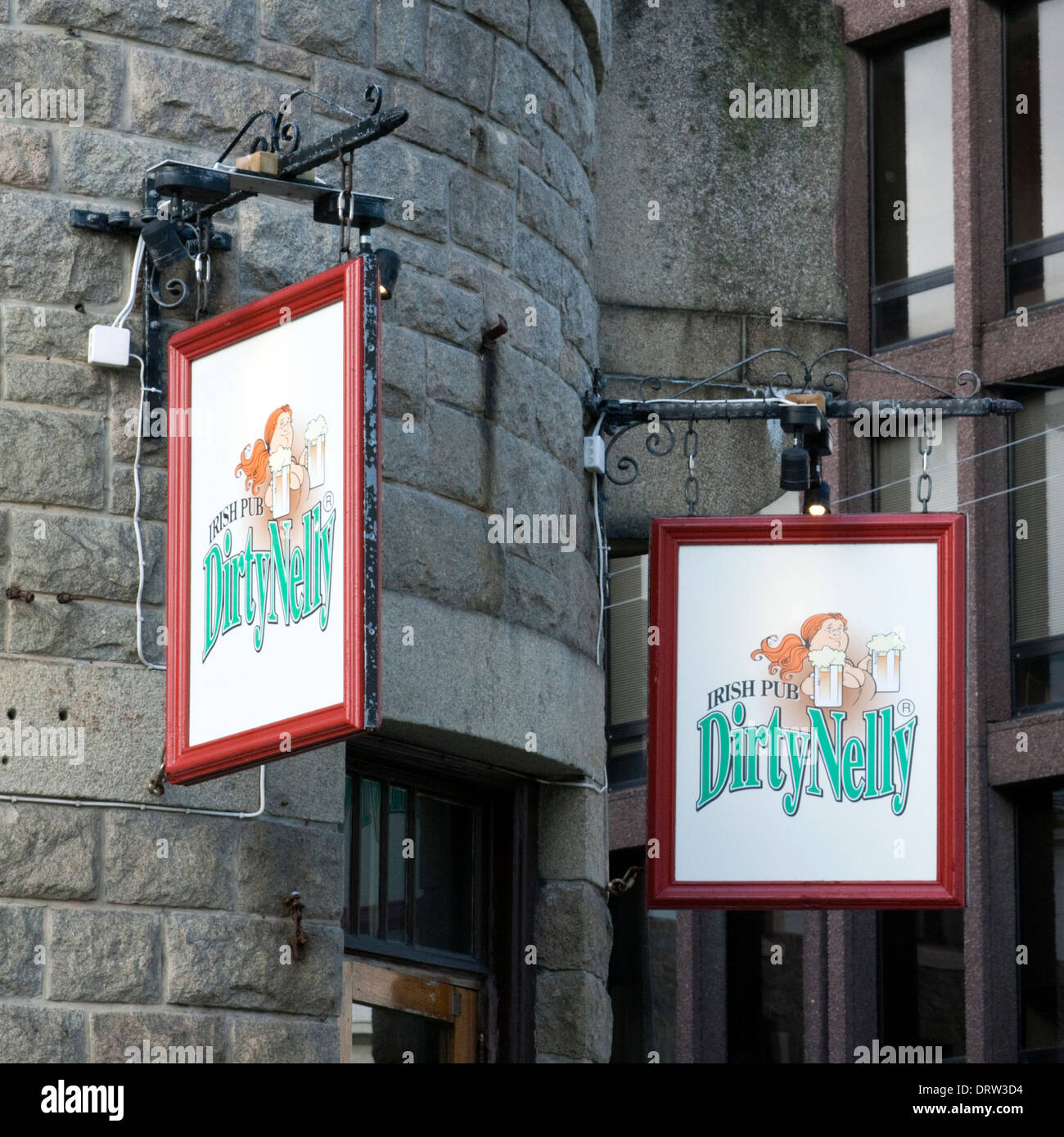 Dirty pub hi-res stock photography and images - Alamy