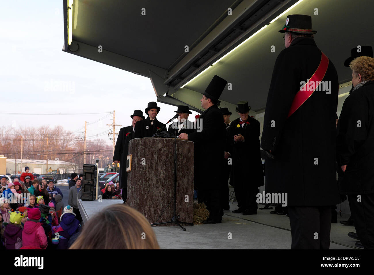 Ground hog shadow hi-res stock photography and images - Alamy