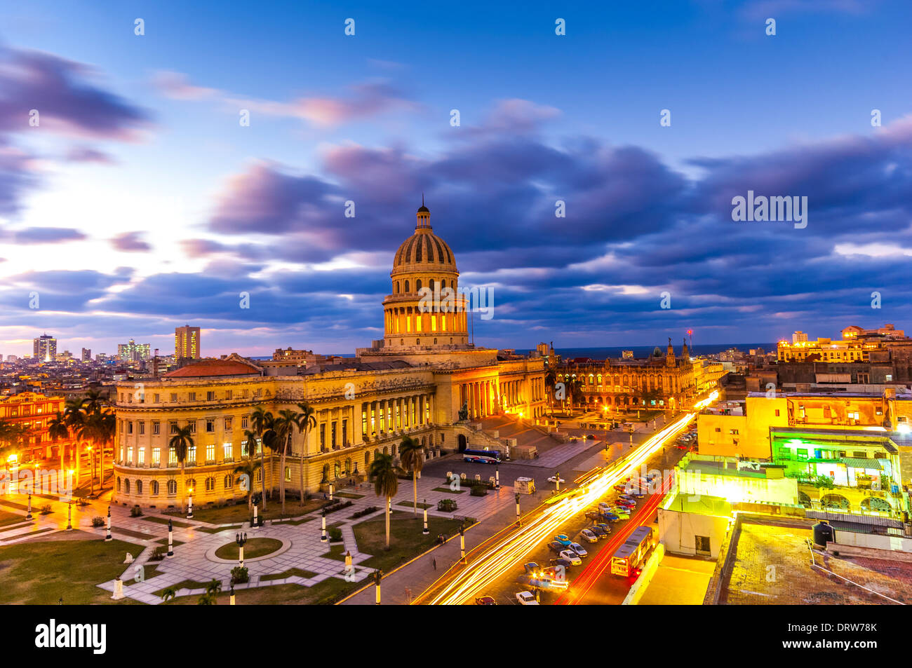 Havana at night hi-res stock photography and images - Alamy
