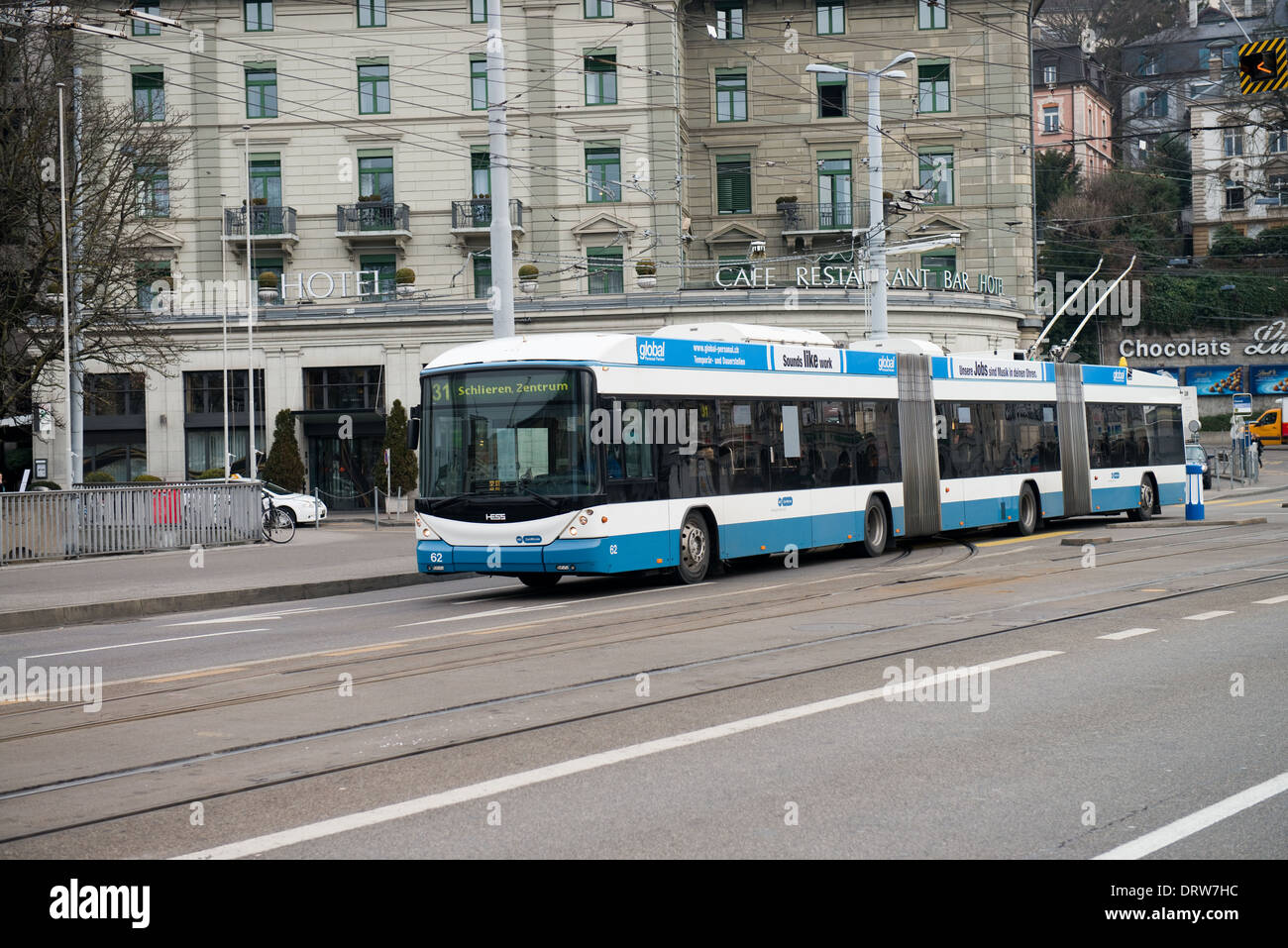 Zürich Articulated Trolleybus Crossing Bahnhofbrücke -1 Stock Photo - Alamy