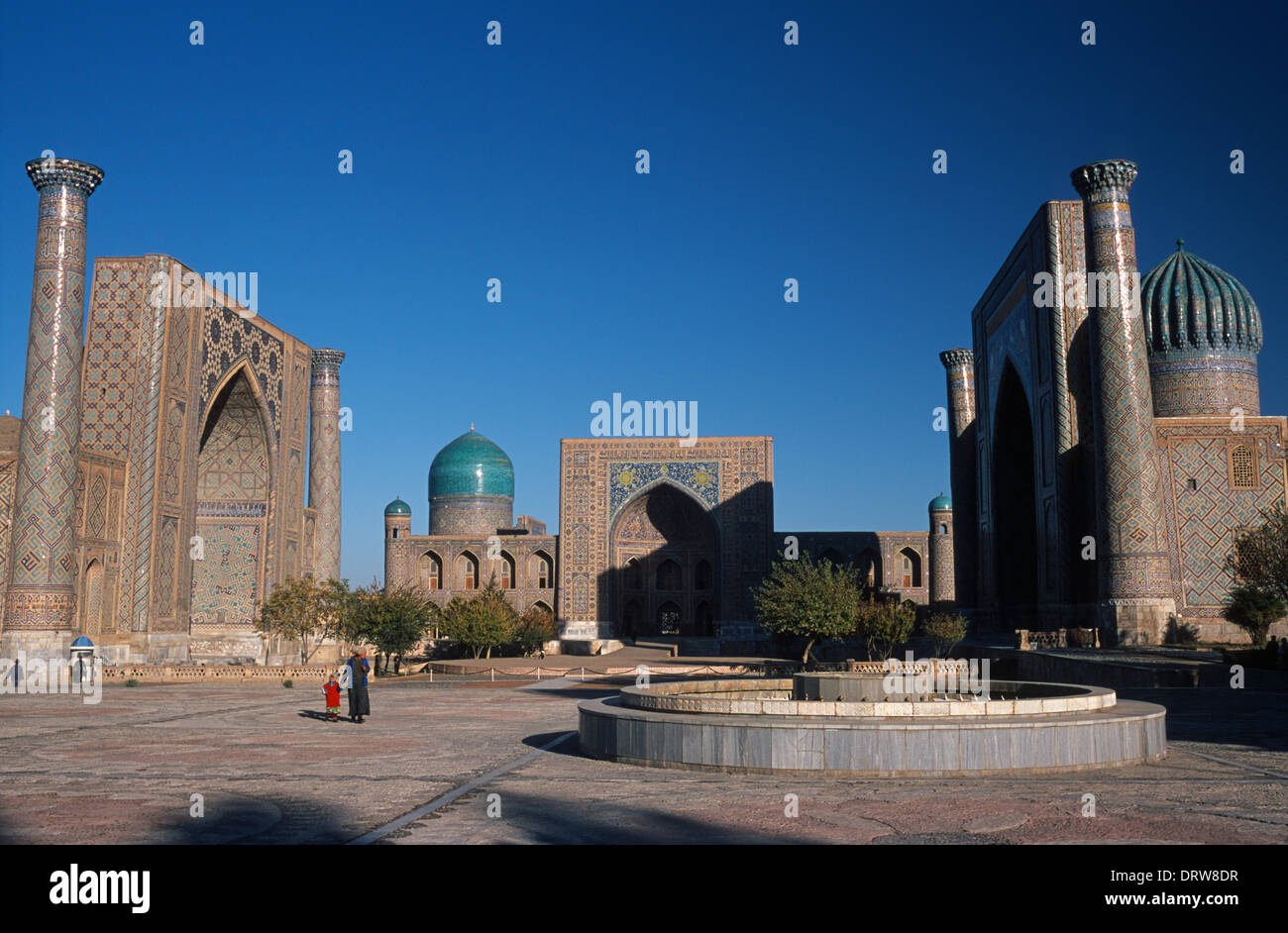 The Registan Square and its three madrasahs, Samarkand, Uzbekistan ...