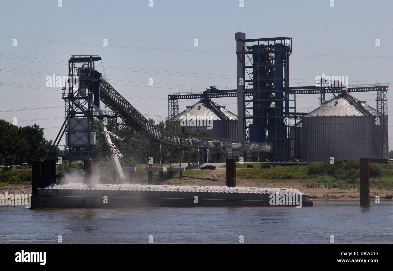 Barge loading terminal Mississippi River St Louis Missouri Illinois ...
