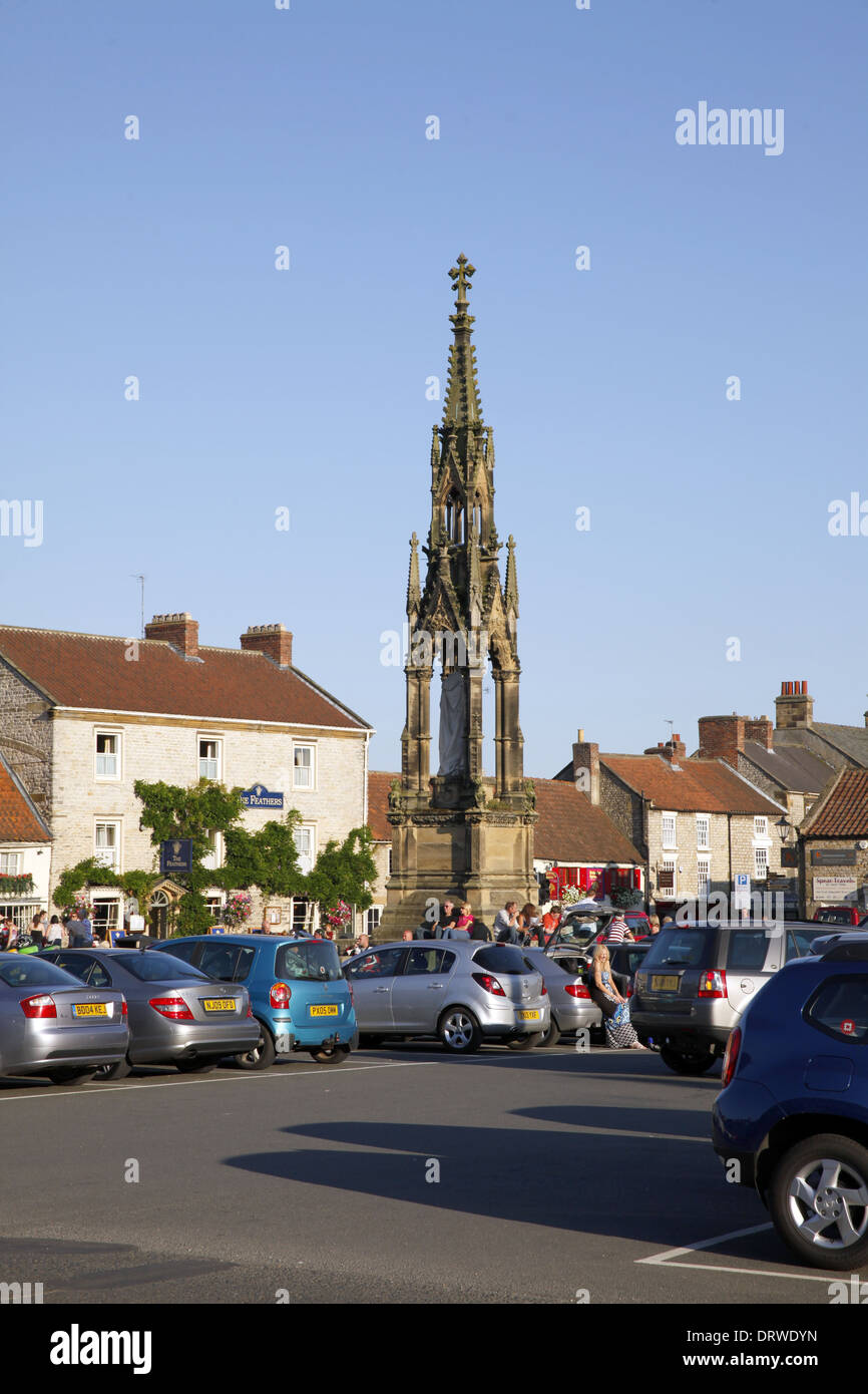 2ND LORD FEVERSHAM MONUMENT MARKET PLACE HELMSLEY NORTH YORKSHIRE ...