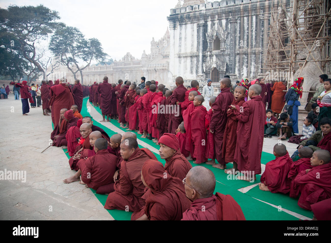 Procession buddhist monks full moon hi-res stock photography and images ...