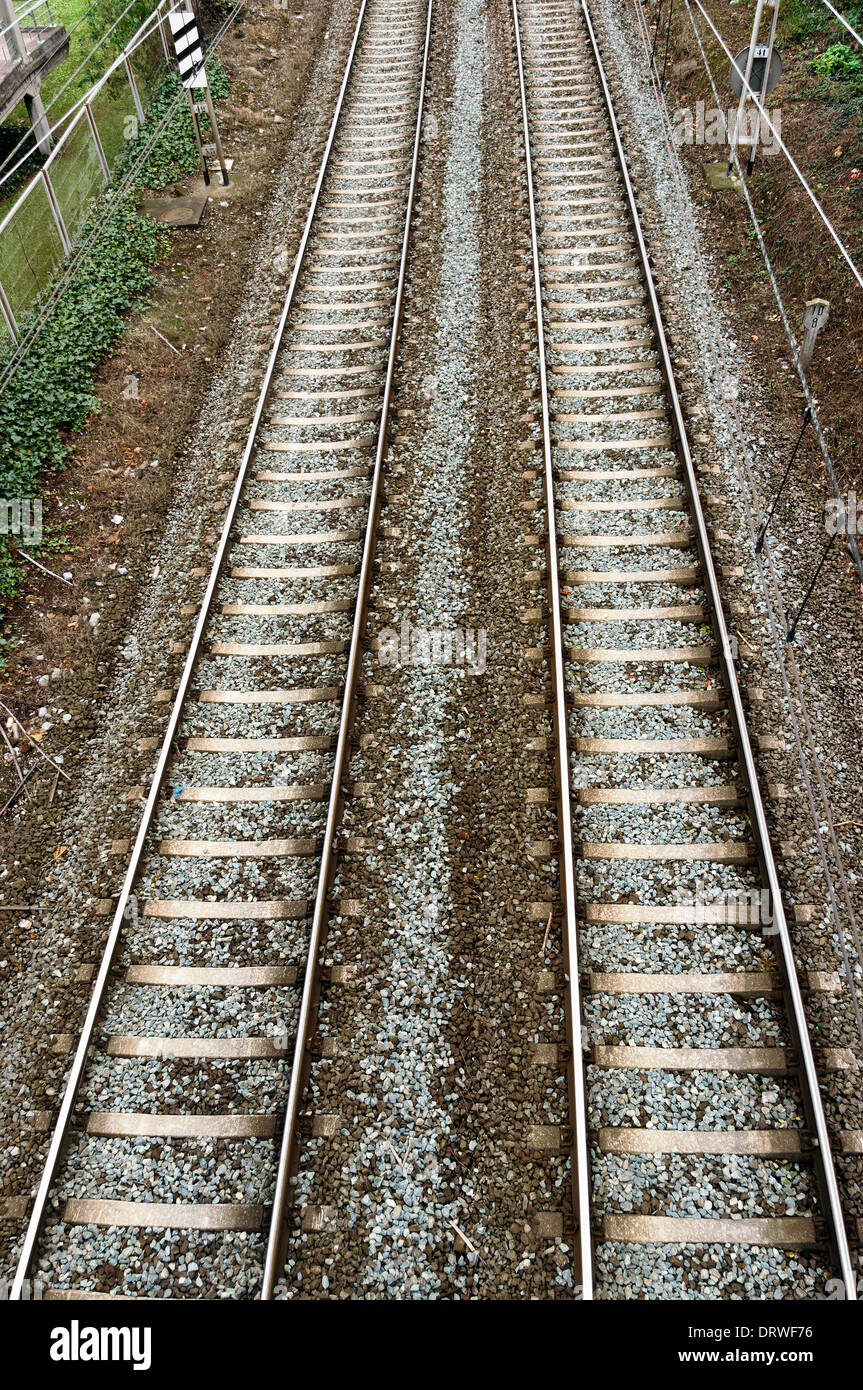 Parallel rail tracks hi-res stock photography and images - Alamy