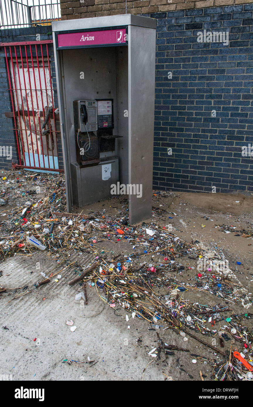 Phone booth hi-res stock photography and images - Alamy