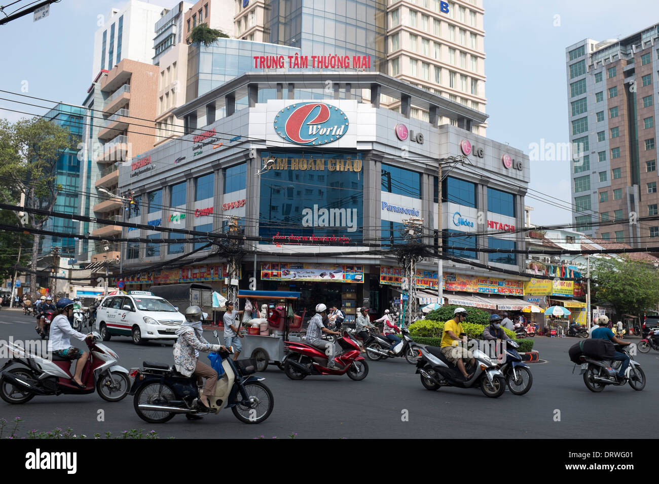 Technology shopping mall hi-res stock photography and images - Alamy