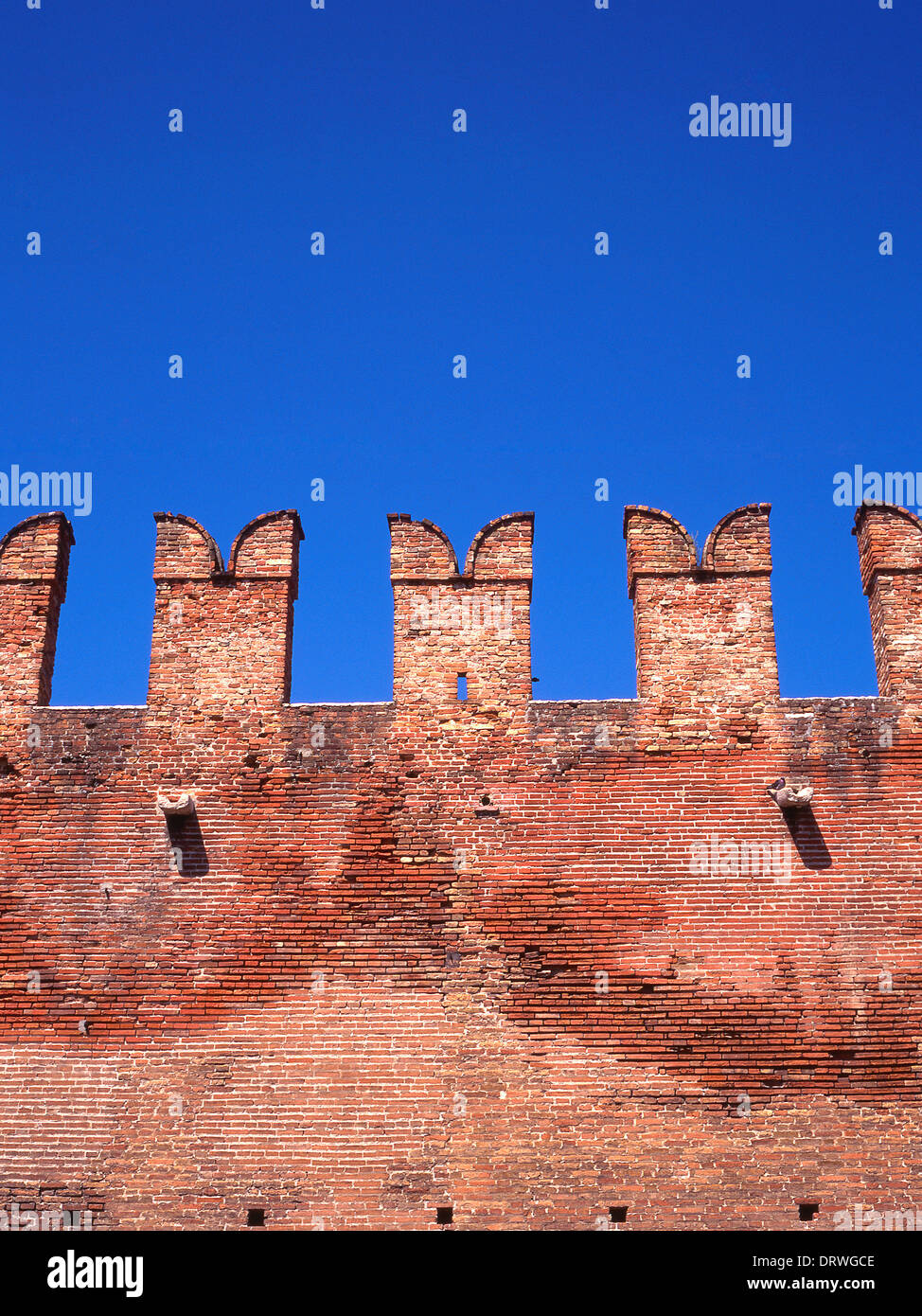 Verona, Italy. Castelvecchio. Fortress, Curved Ramparts. Battlements Stock Photo - Alamy