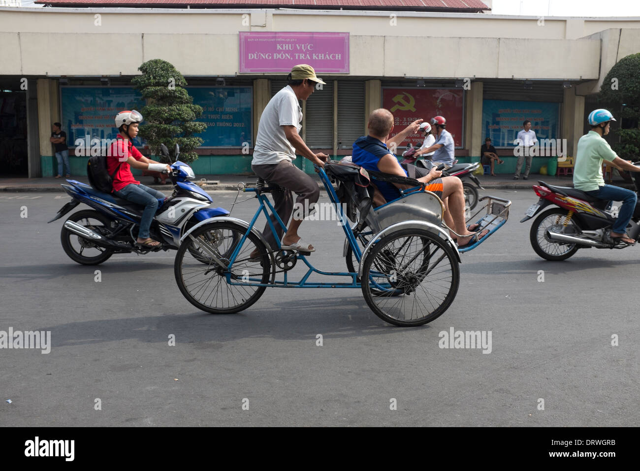 Cyclo city tour hi-res stock photography and images - Alamy