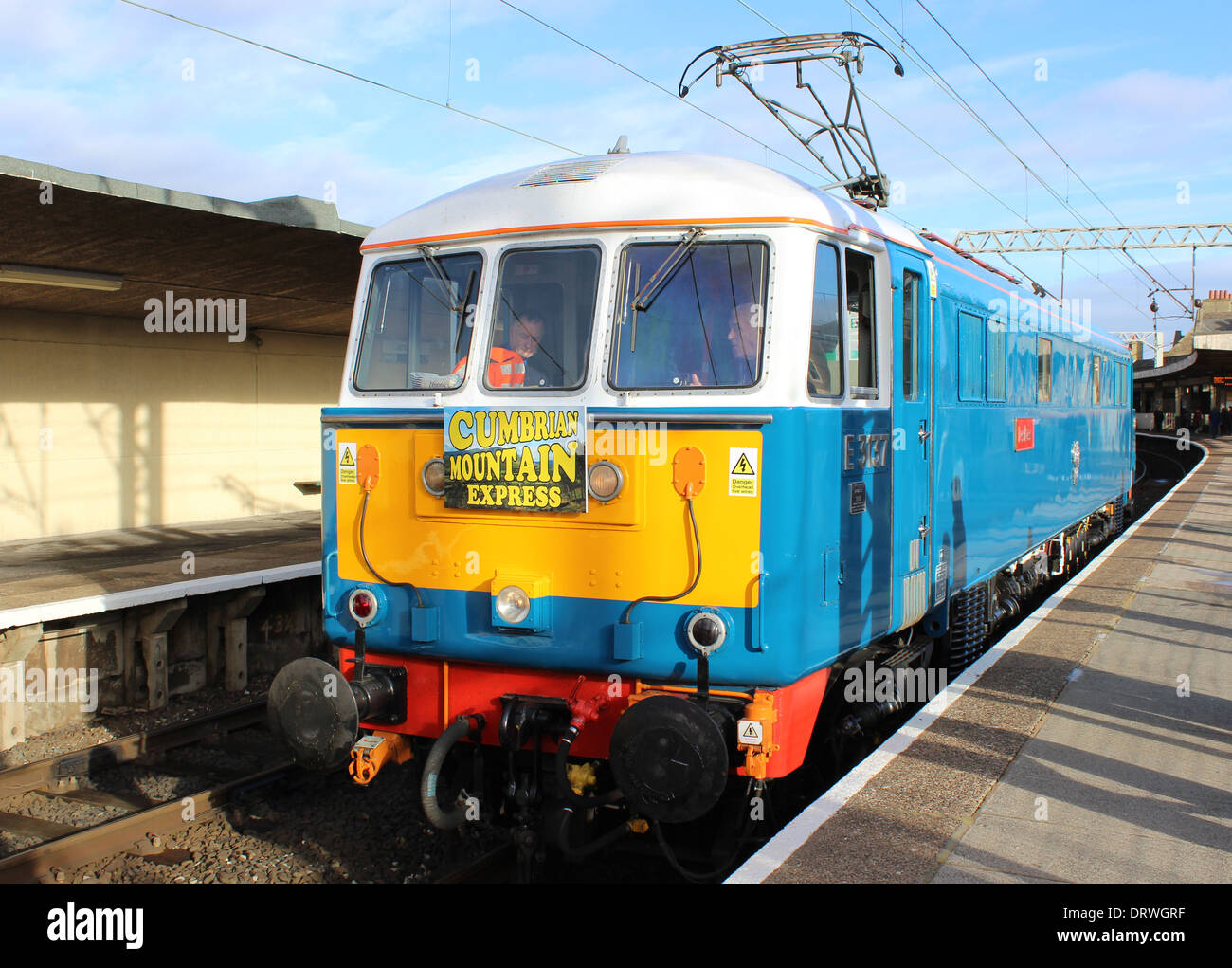 Preserved class 86 electric locomotive Les Ross at Carnforth station ...