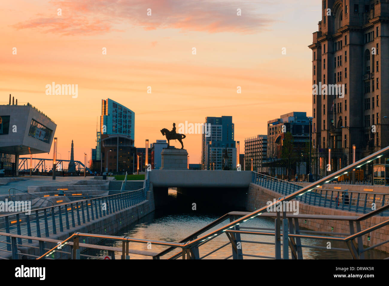 The Port of Liverpool Cunard and Liver Buildings comprise the Three ...