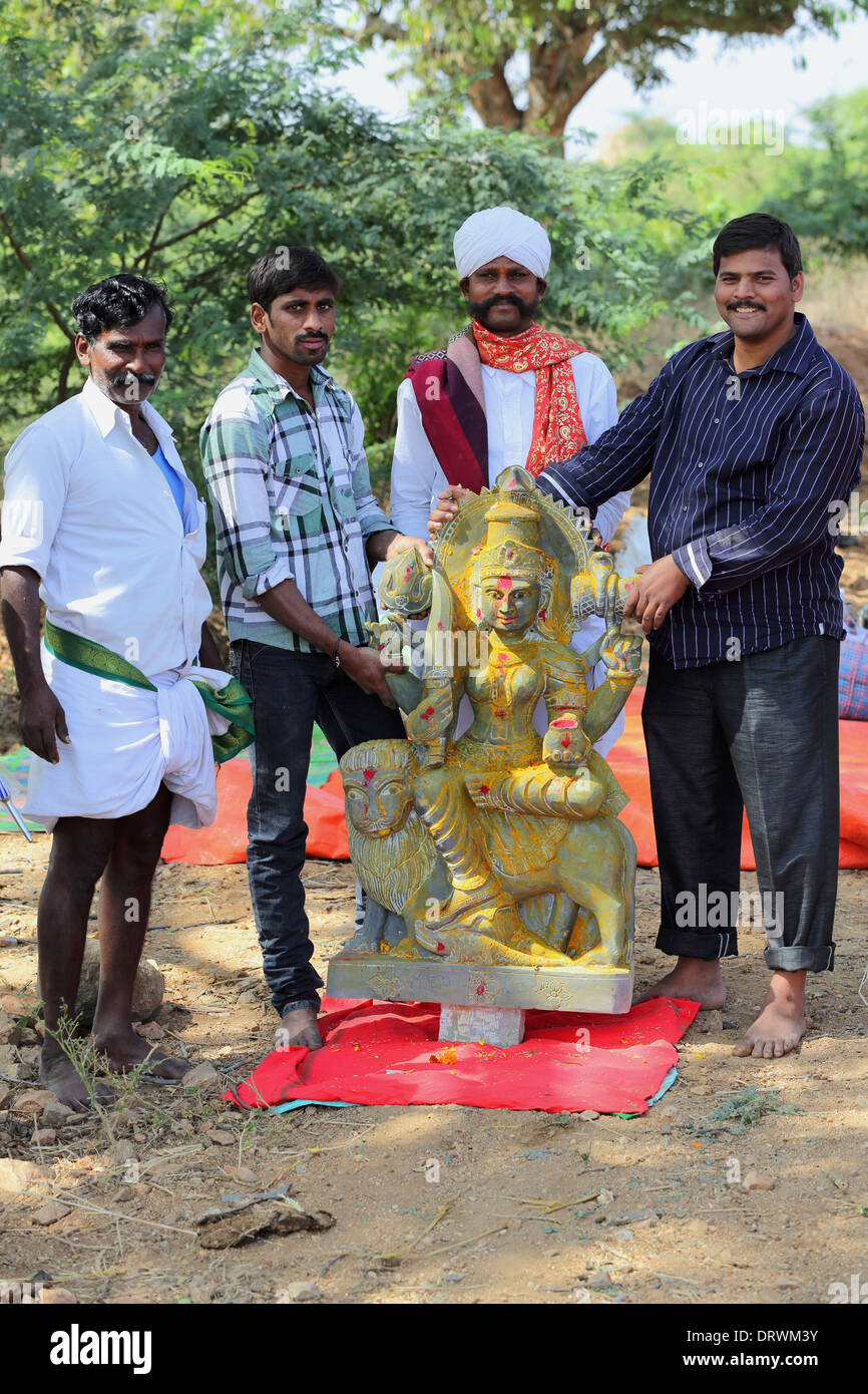Indian ceremony dedicated to Devi - preparation of the statue of Devi ...