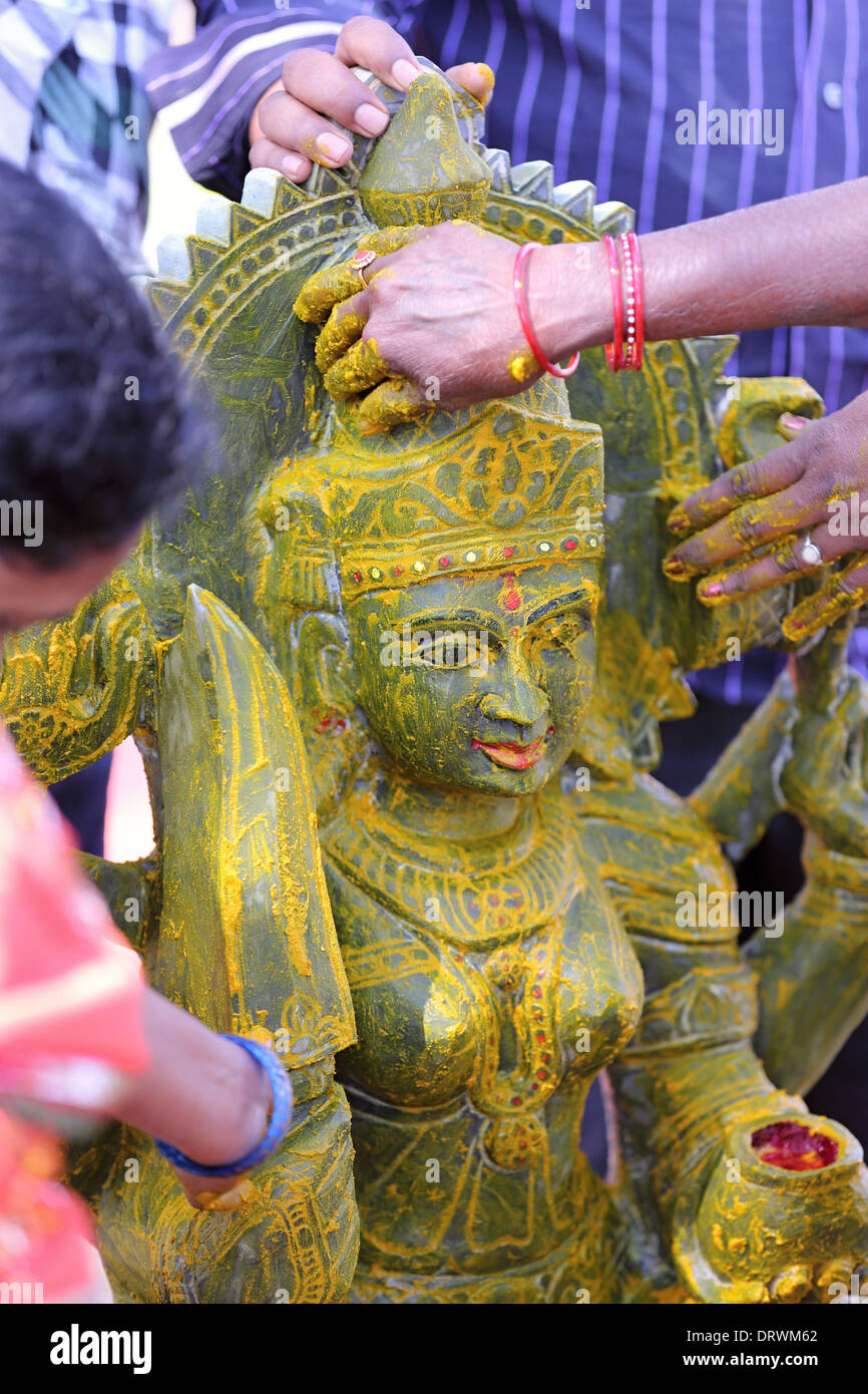 Indian ceremony dedicated to Devi - preparation of the statue of Devi ...
