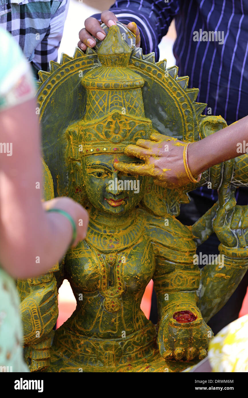 Indian ceremony dedicated to Devi - preparation of the statue of Devi ...