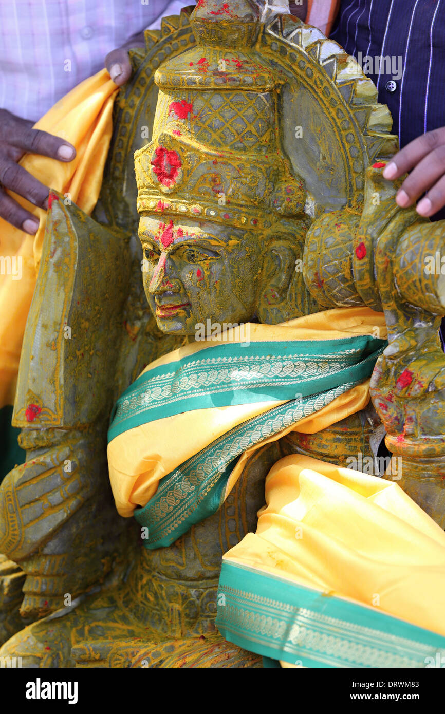 Indian ceremony dedicated to Devi - preparation of the statue of Devi ...