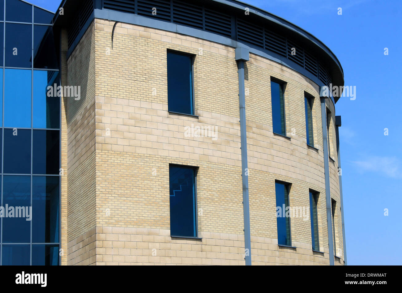 Curved building facade hi-res stock photography and images - Alamy