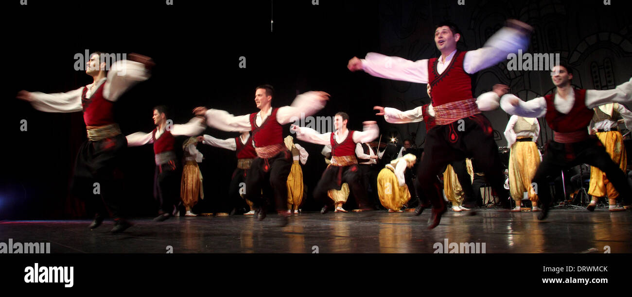 Serbian kolo hi-res stock photography and images - Alamy