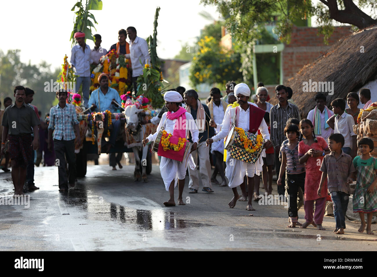 Indian ceremony dedicated to Devi - transport of the statue of Devi ...