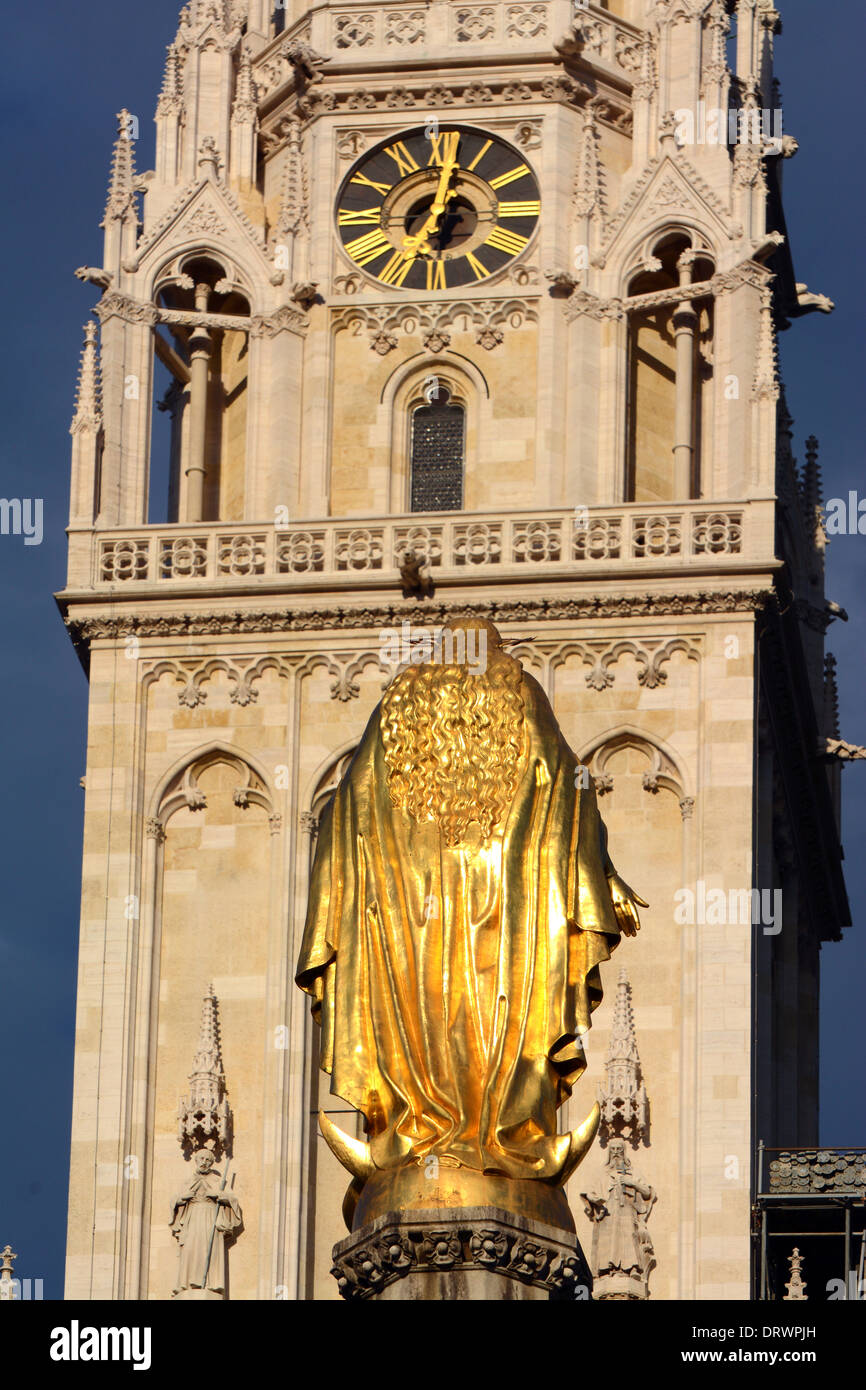 Christ monument in front hi-res stock photography and images - Alamy