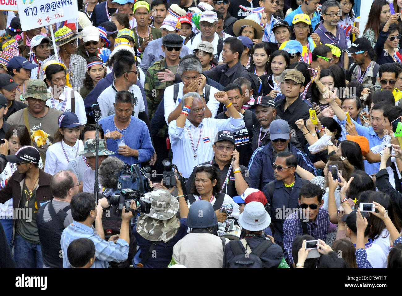 Bangkok, Thailand. 3rd Feb, 2014. Protest leader Suthep Thaugsuban (C ...