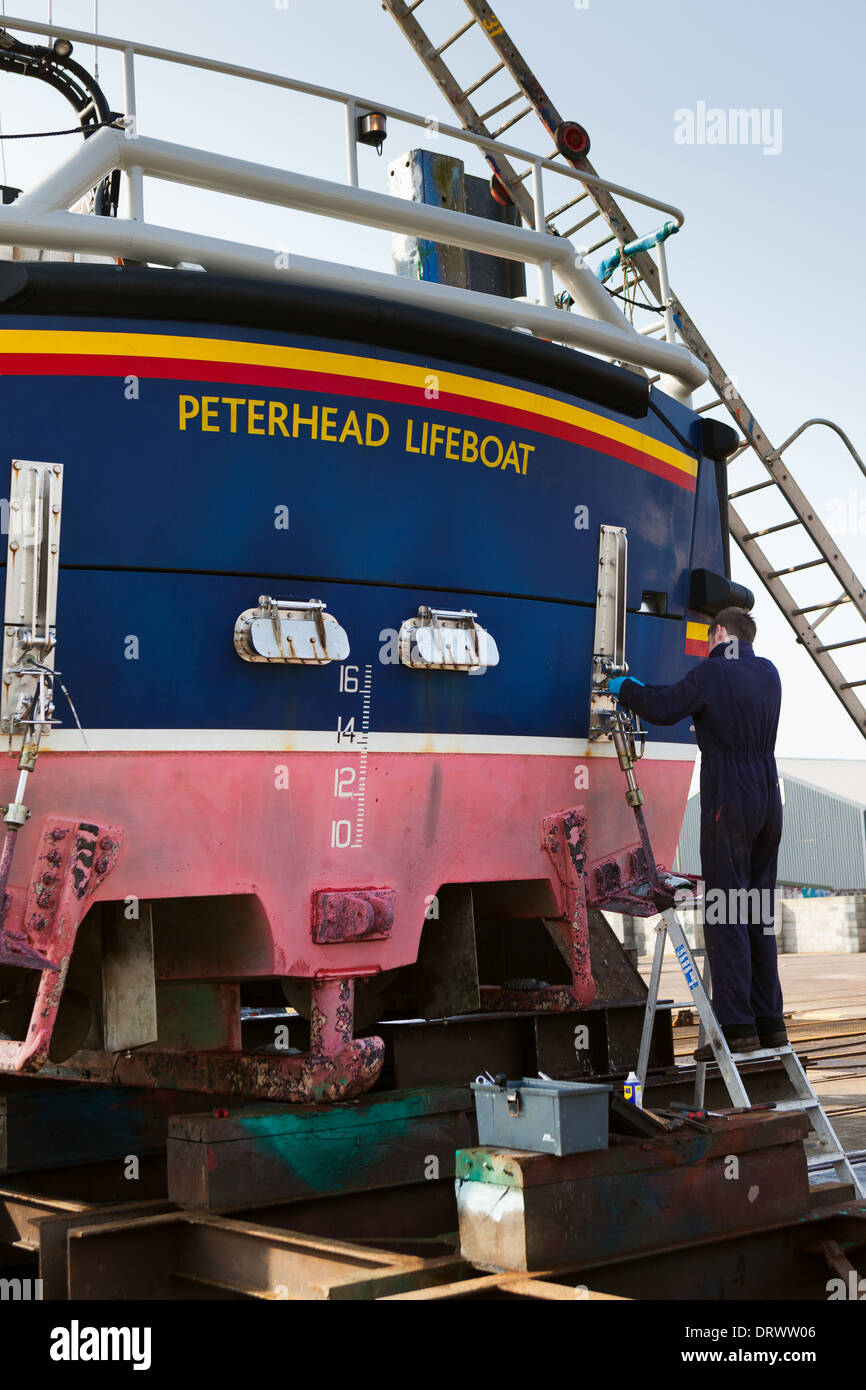 Working marine engines hi-res stock photography and images - Alamy