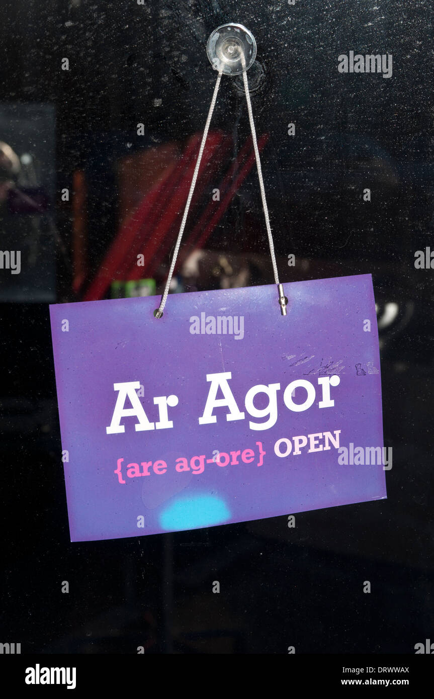 Shop sign in welsh hi-res stock photography and images - Alamy