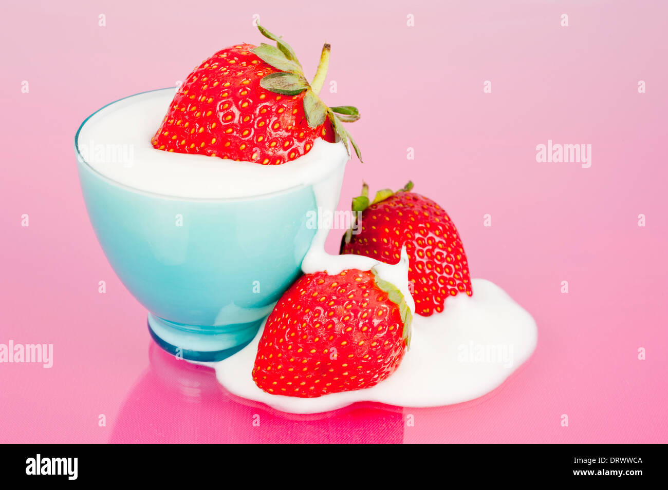 Pink yogurt background hi-res stock photography and images - Alamy