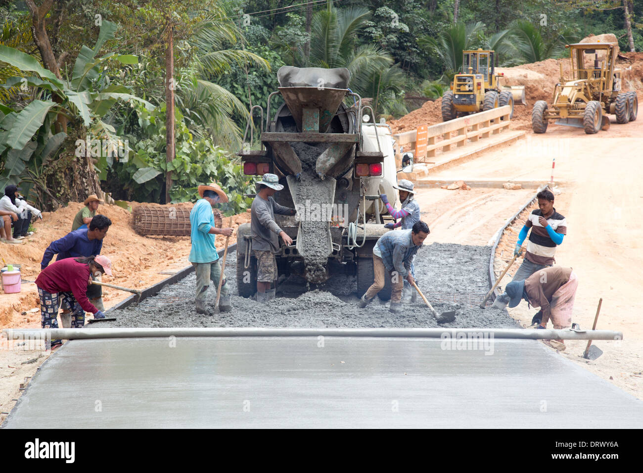 Pouring concrete road hi-res stock photography and images - Alamy