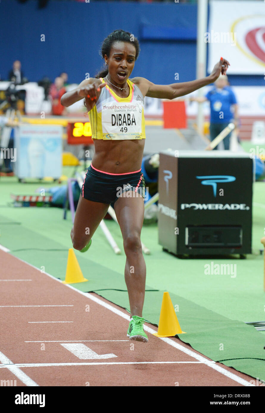 Ethiopian long distance runner hi-res stock photography and images - Alamy