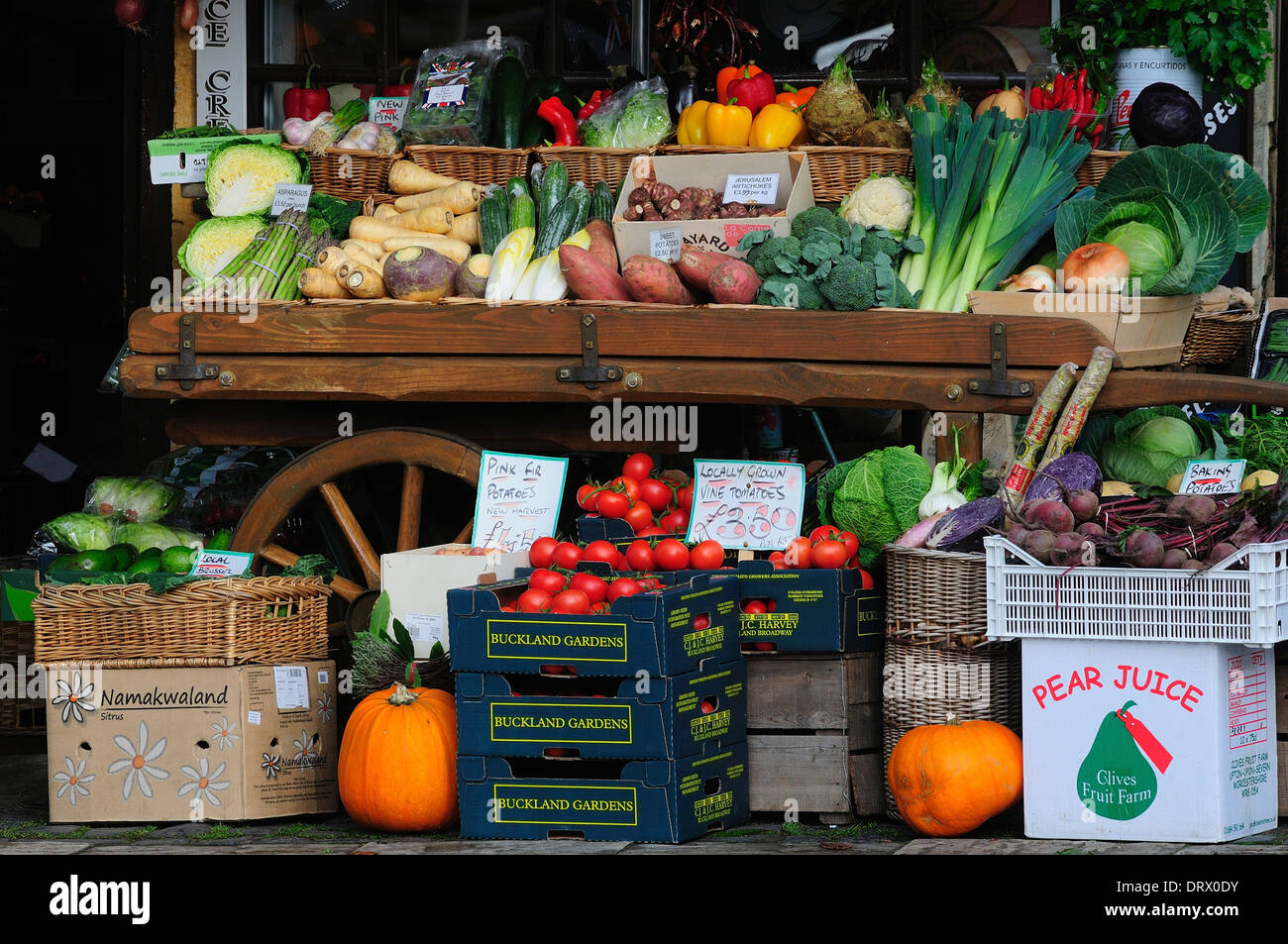 Fruit stall display hi-res stock photography and images - Alamy