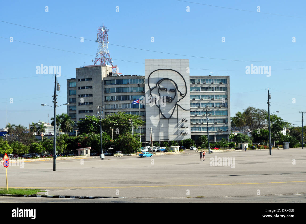 Havana, Cuba: Image of Fidel Castro on the side of building in ...