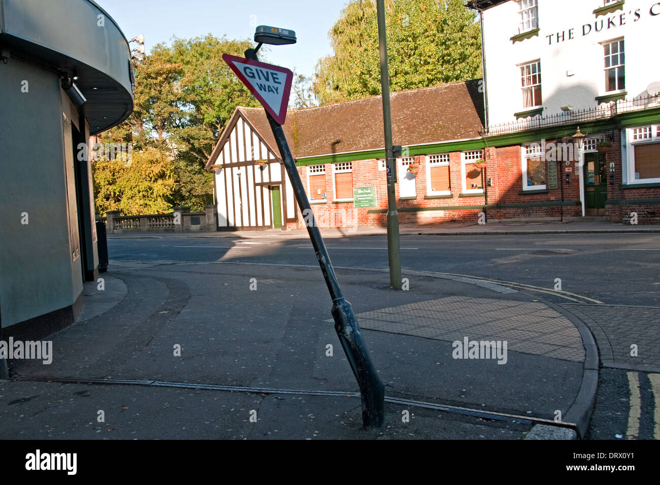 Damaged traffic sign hi-res stock photography and images - Alamy