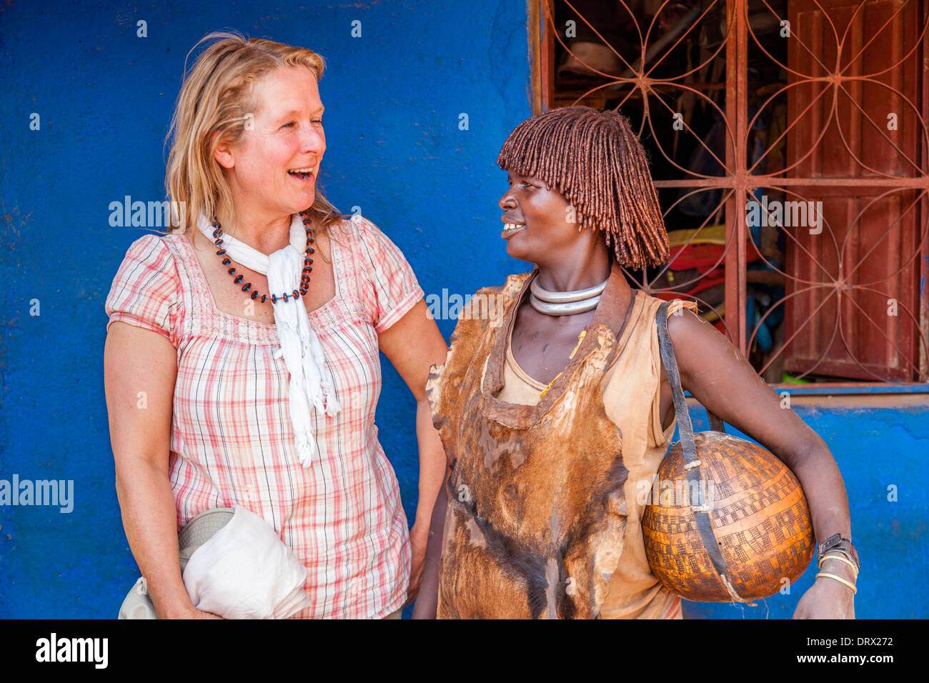 African tribe talking hi-res stock photography and images - Alamy