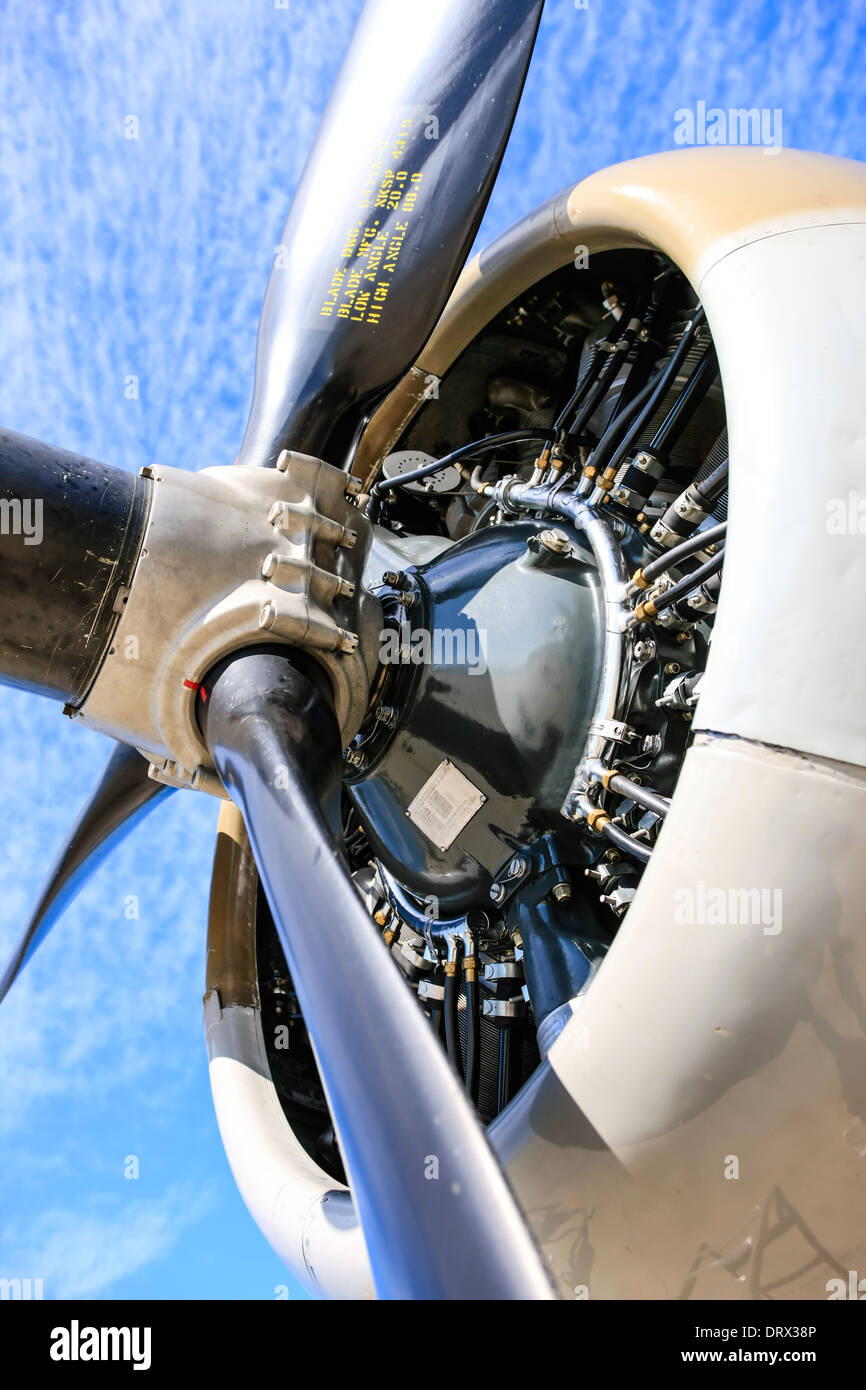 Wright cyclone engine b17 flying hi-res stock photography and images ...