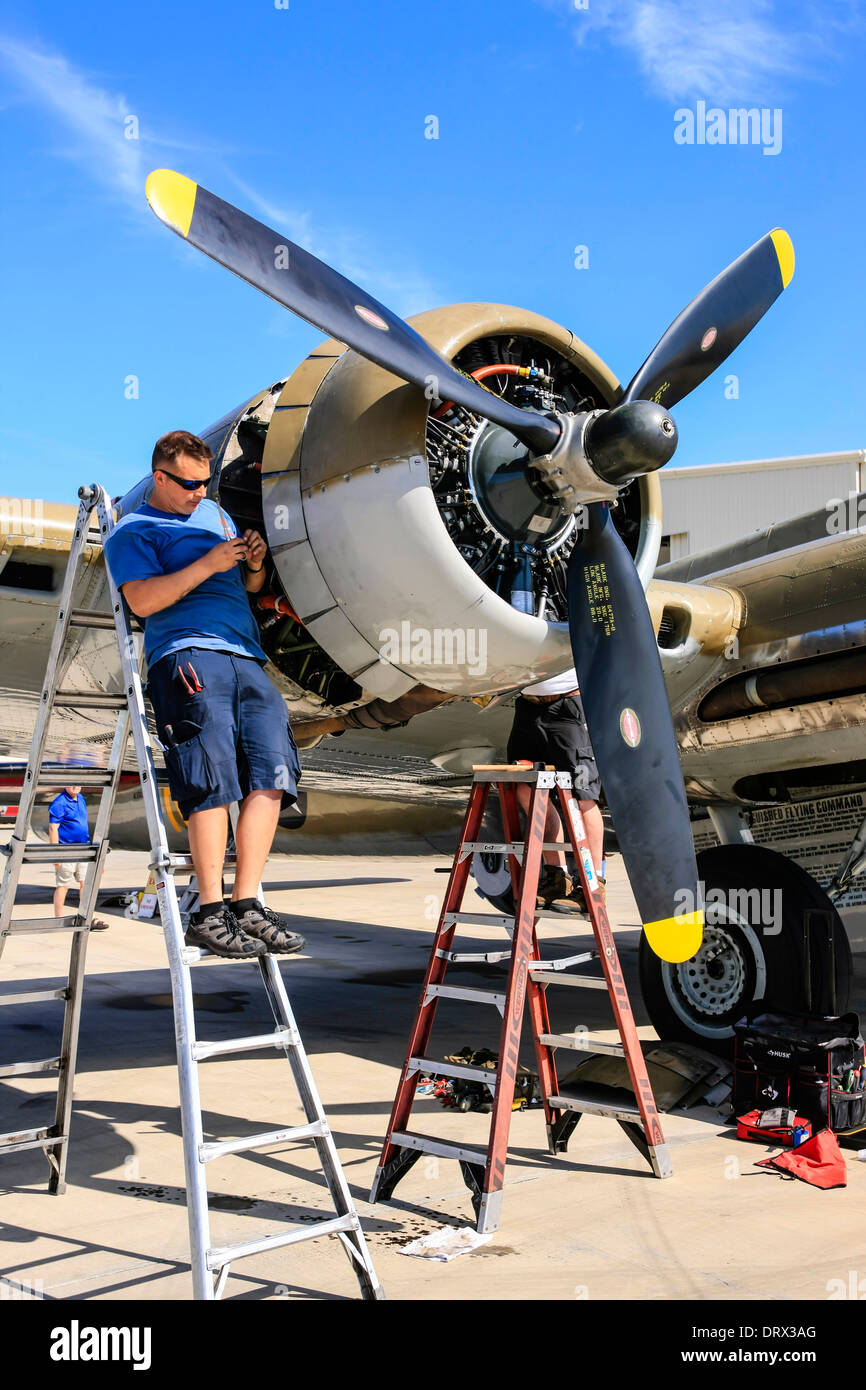 The Wright Cyclone engine of a B17 Flying Fortress WW2 bomber plane ...