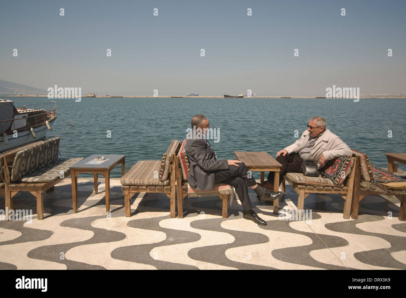 Riverside cafe asia hi-res stock photography and images - Alamy