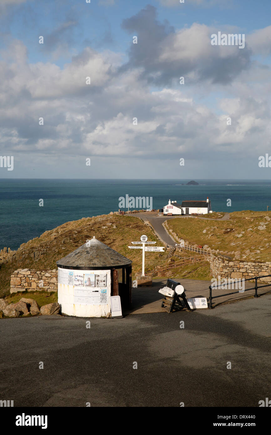 The end sign hi-res stock photography and images - Alamy