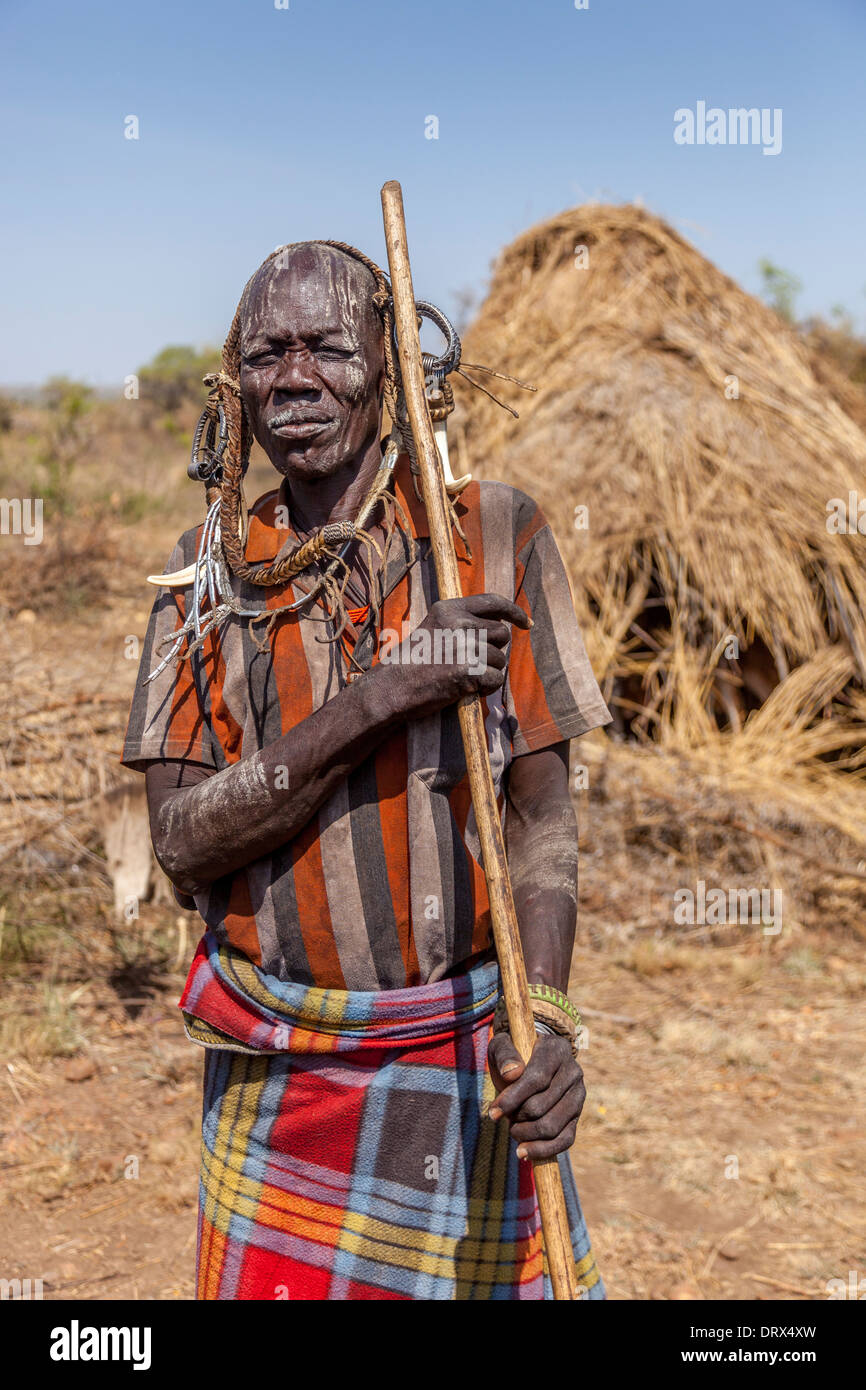 Mursi the mursi village man people hi-res stock photography and images ...