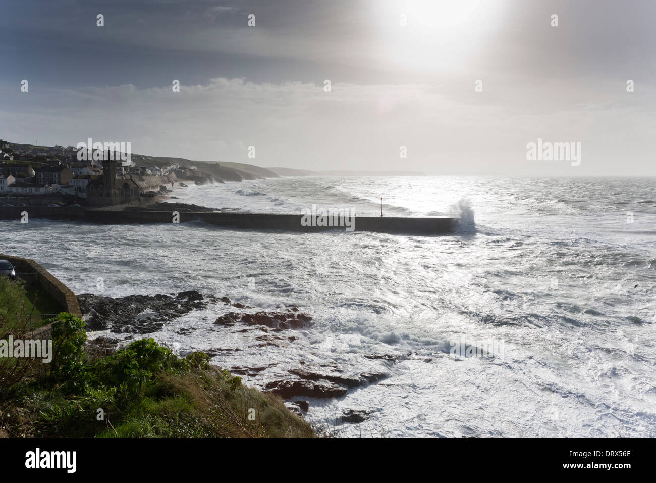 Wave over pier hi-res stock photography and images - Alamy