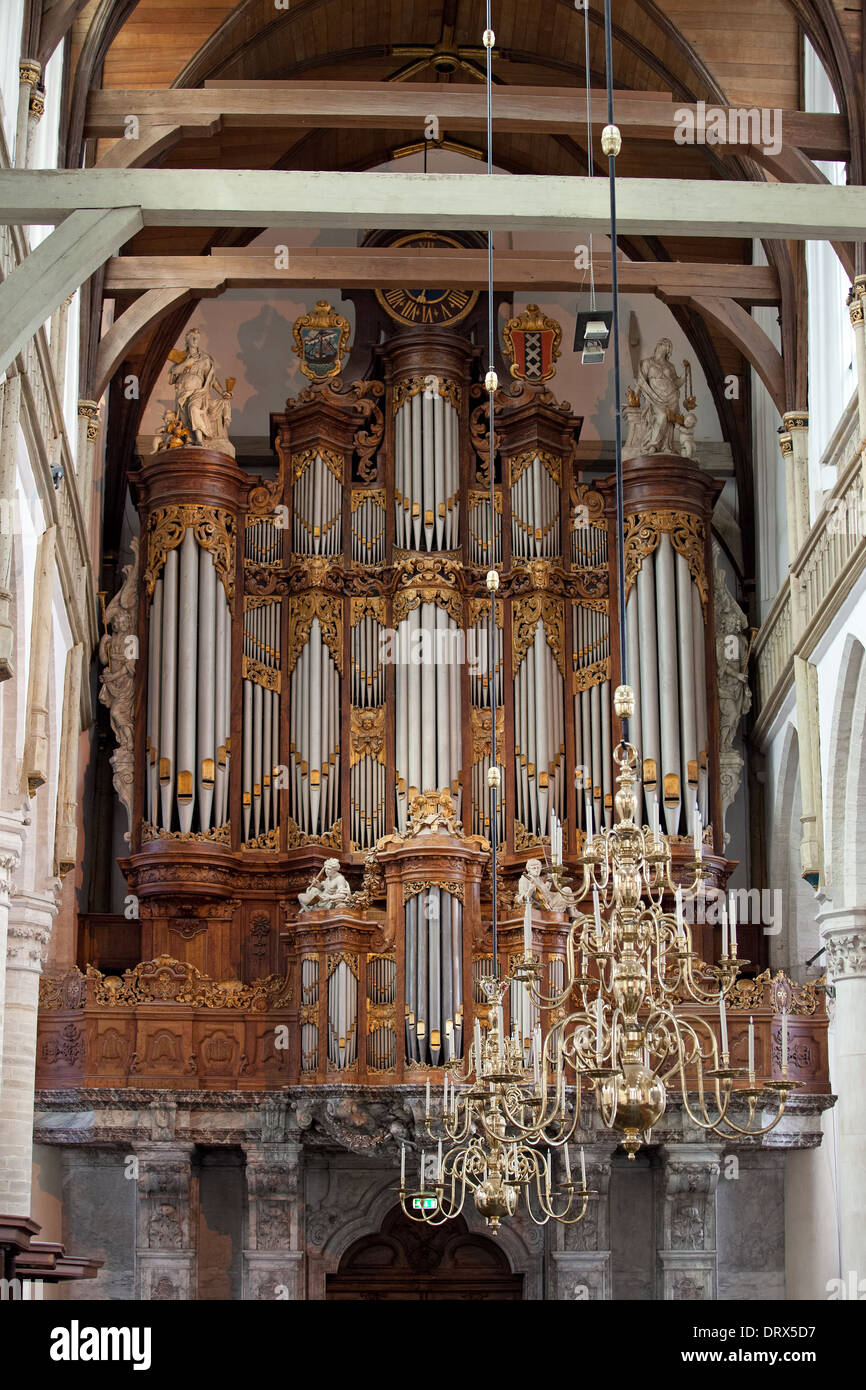 Old pipe organ hi-res stock photography and images - Alamy