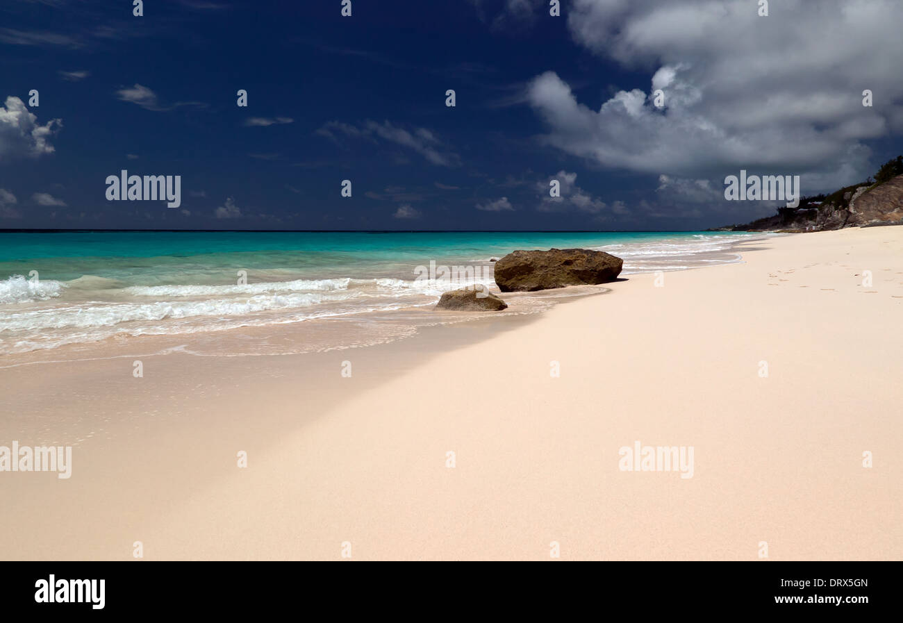 Bermuda island beach hi-res stock photography and images - Alamy