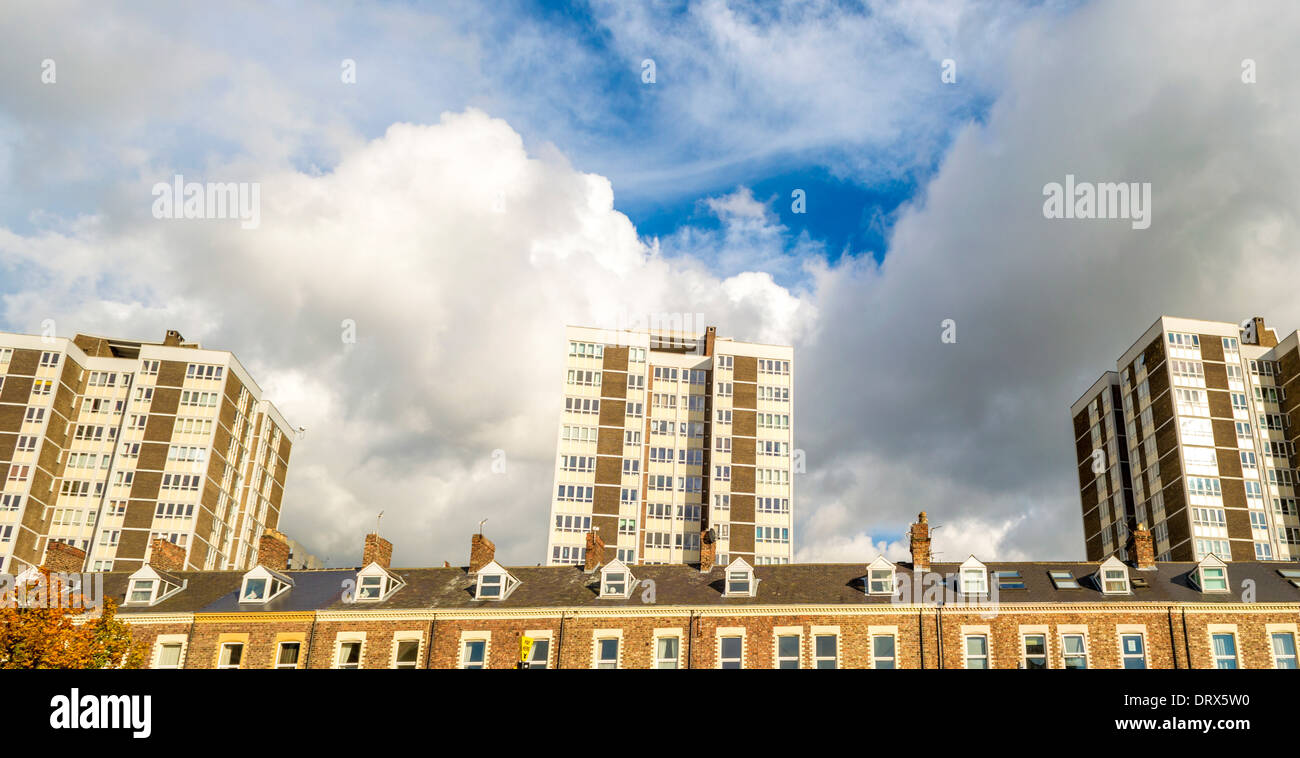 Architecture 1960s apartments flats hi-res stock photography and images ...