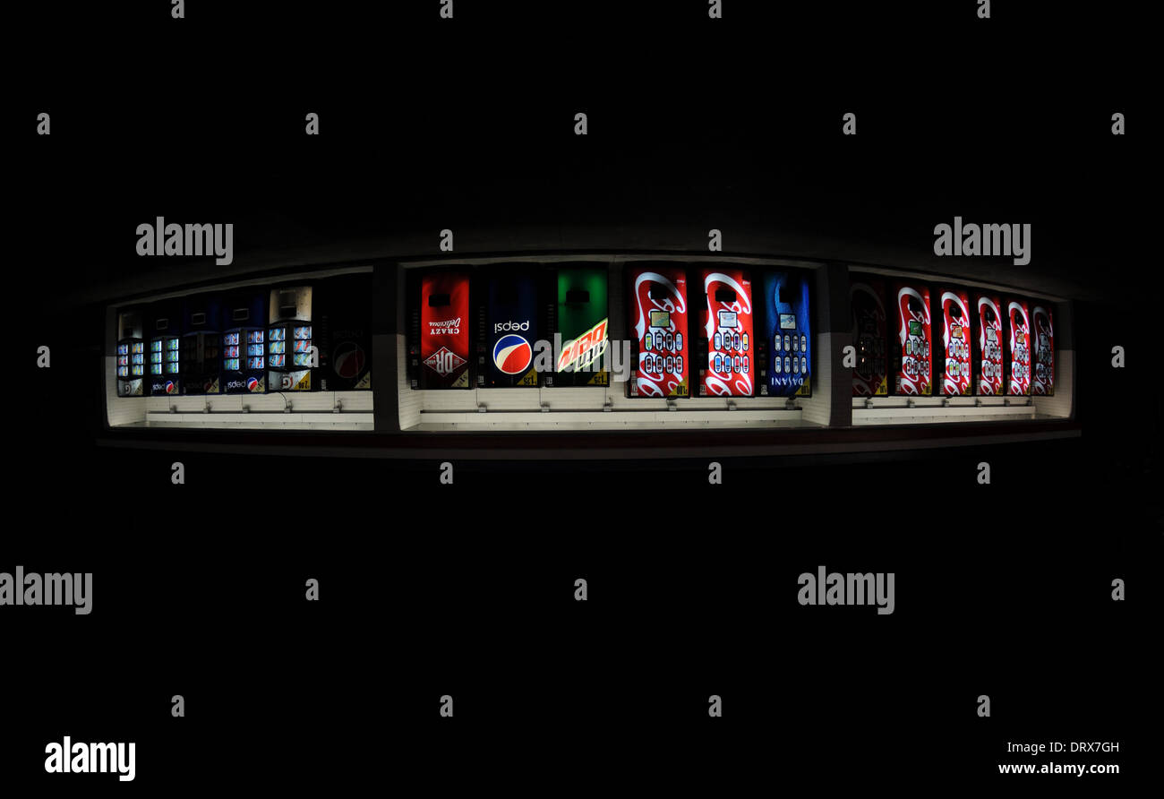 Coke pepsi vending machines hi-res stock photography and images - Alamy