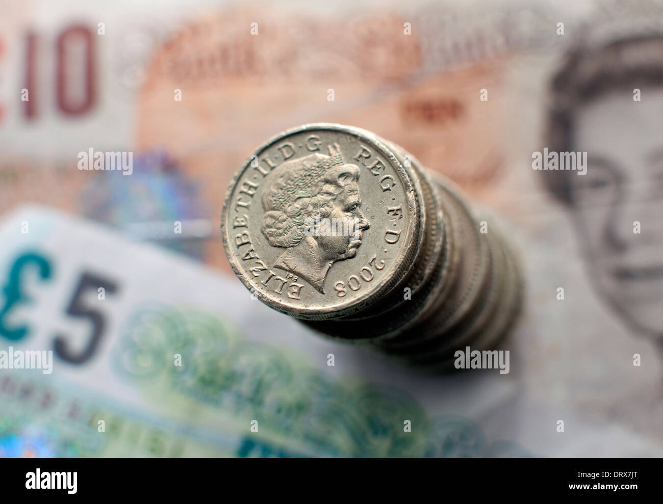 Shiny new pound coins hi-res stock photography and images - Alamy
