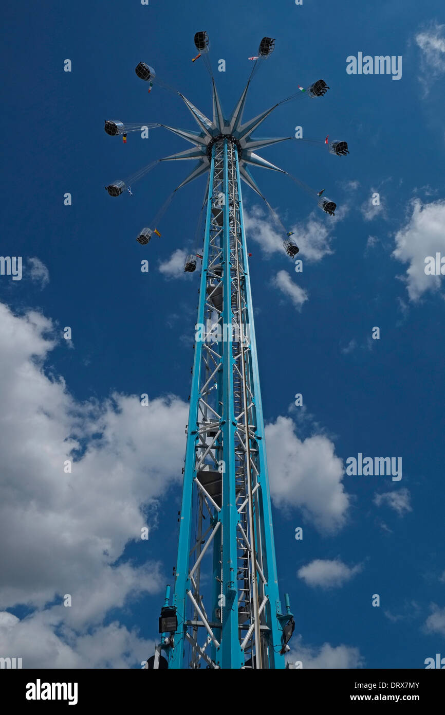 Tall rotating scary fairground ride hi-res stock photography and images ...